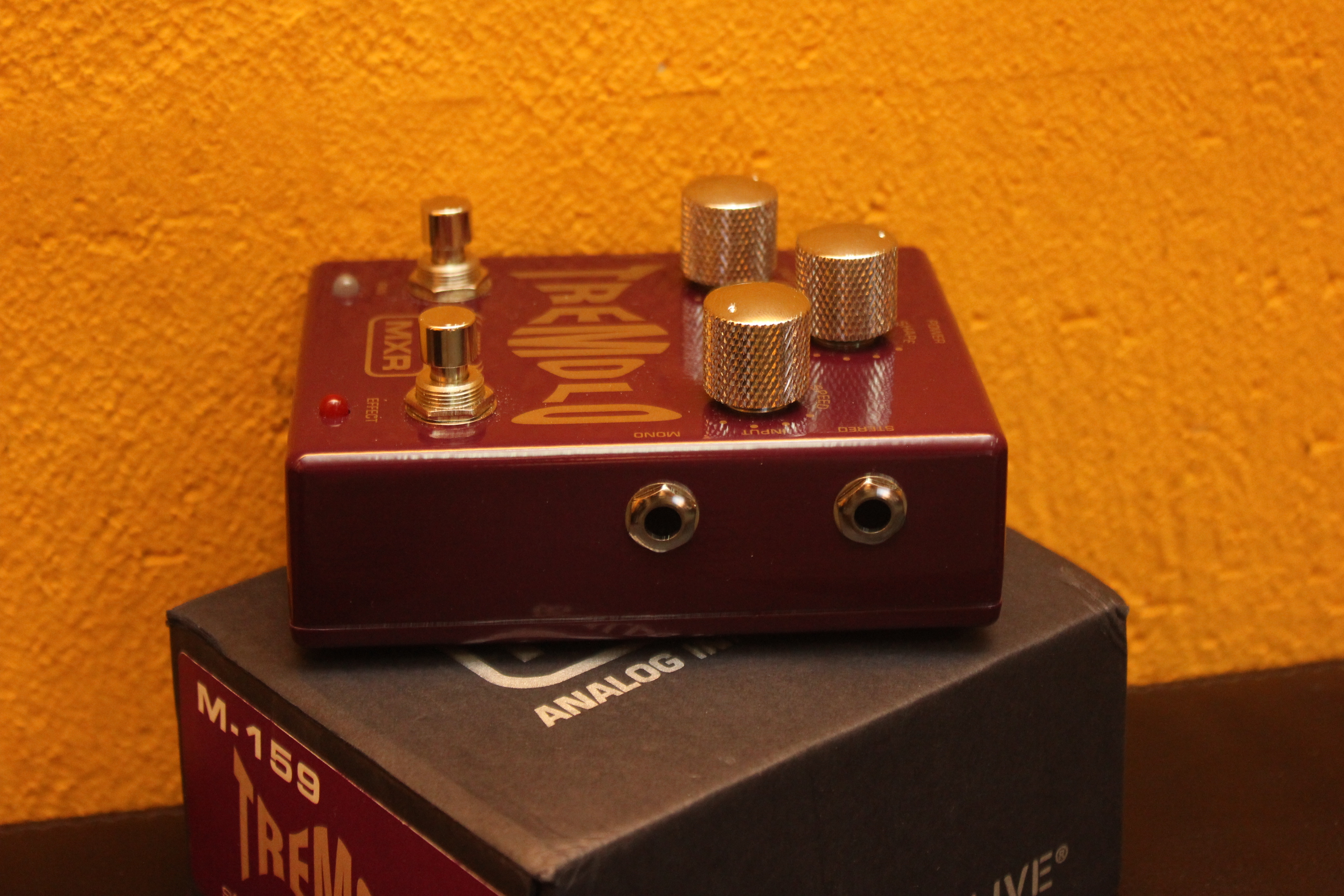 MXR M159 Stereo Tremolo - Муз-Комиссионка