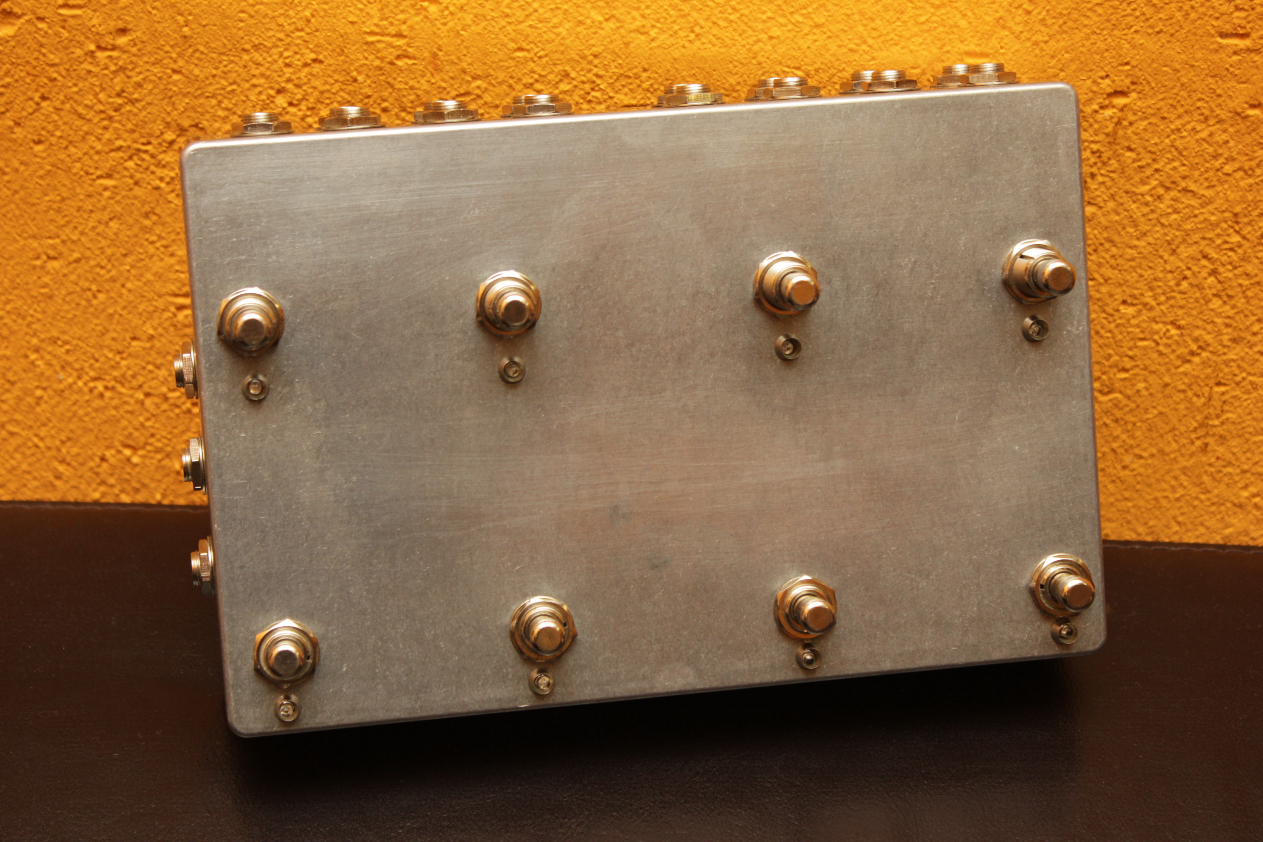 Buzz Electronics Programmable 8Ch Switcher - Муз-Комиссионка