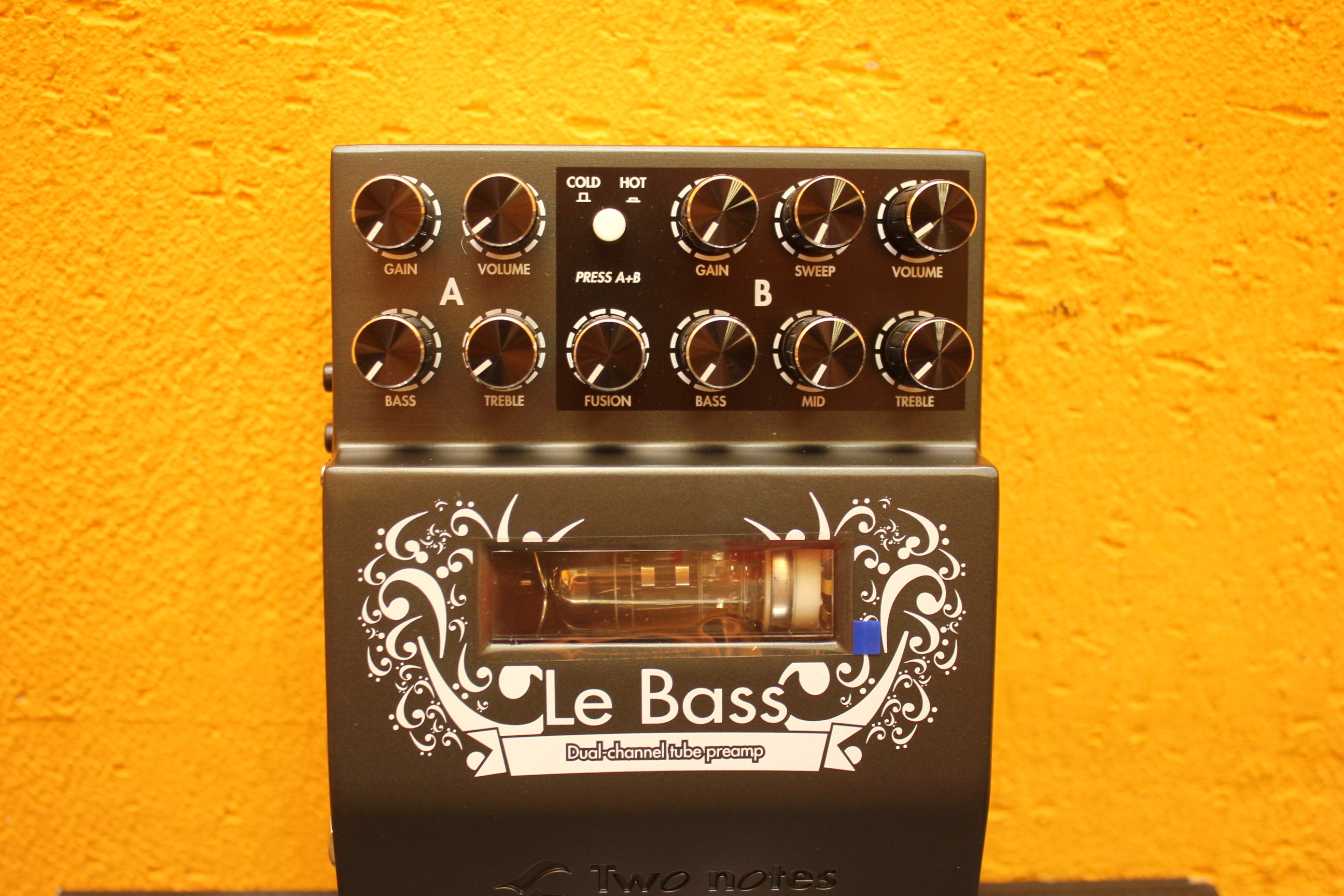 Two Notes Le Bass Preamp - Муз-Комиссионка