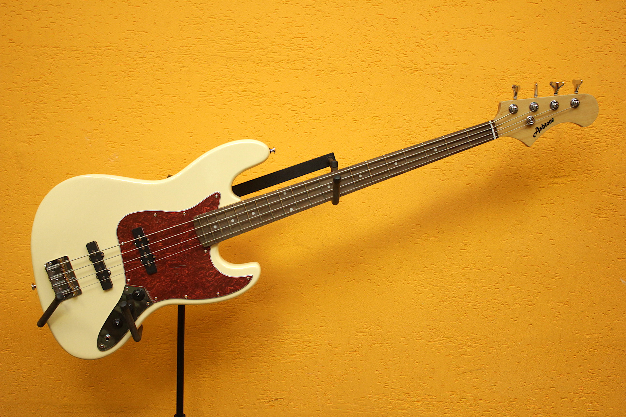 Ashtone AB12 - Муз-Комиссионка