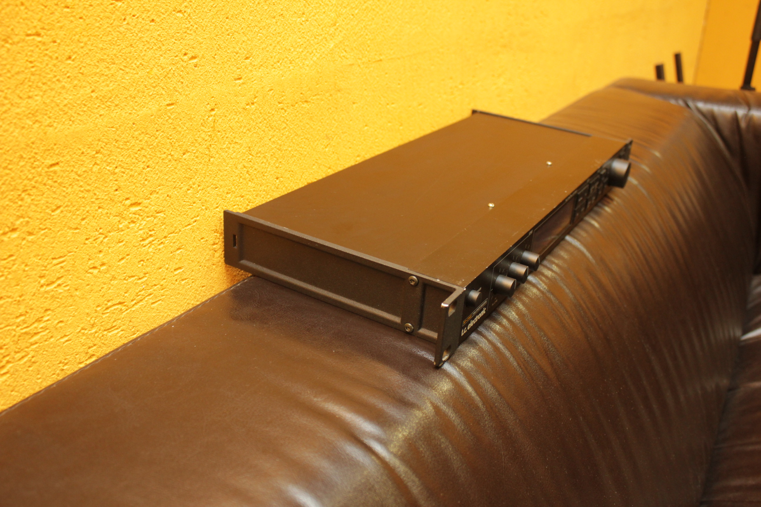 TC electronic M-One Multi Effects Processor - Муз-Комиссионка