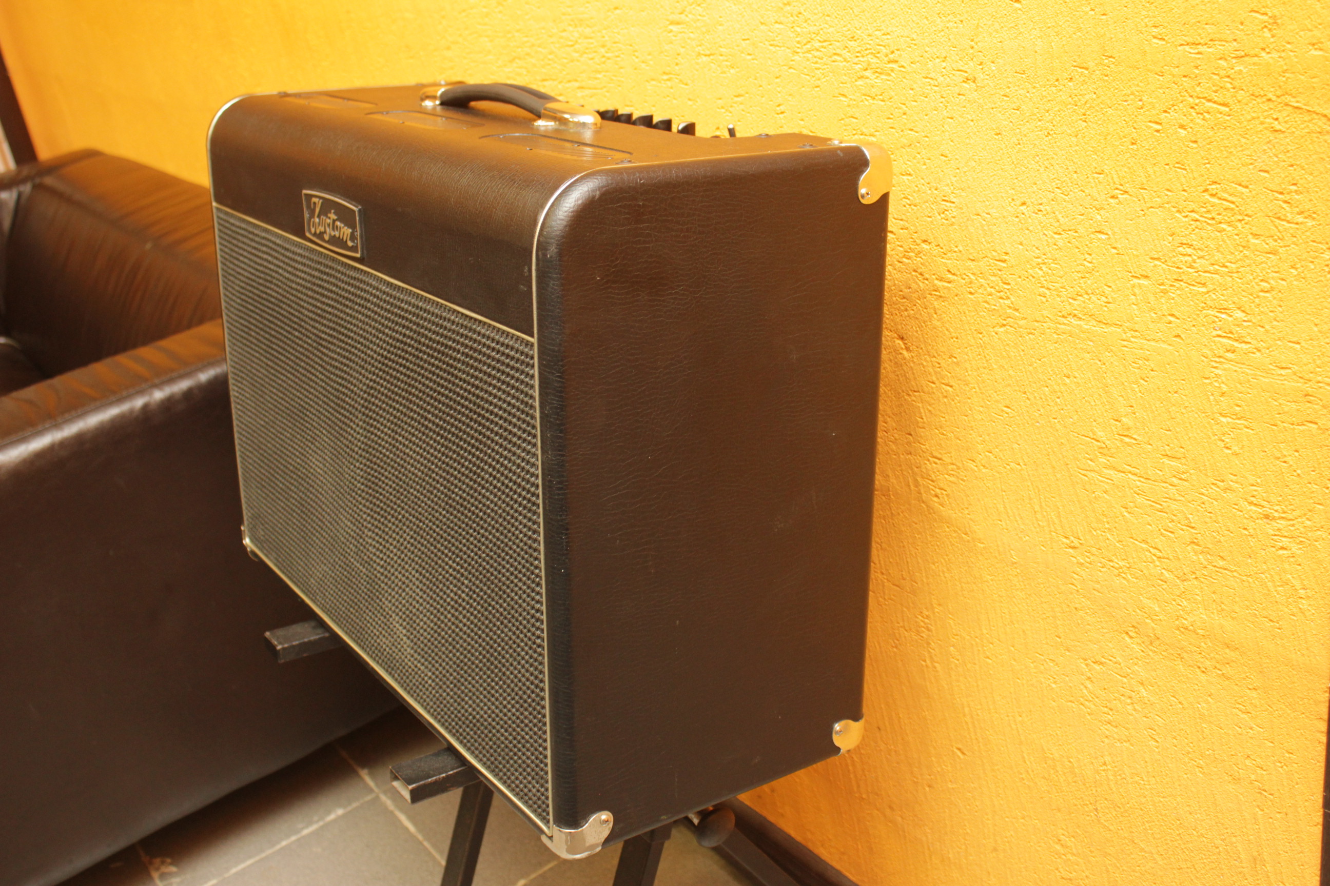 Kustom HV100 + KAC-FS202 - Муз-Комиссионка