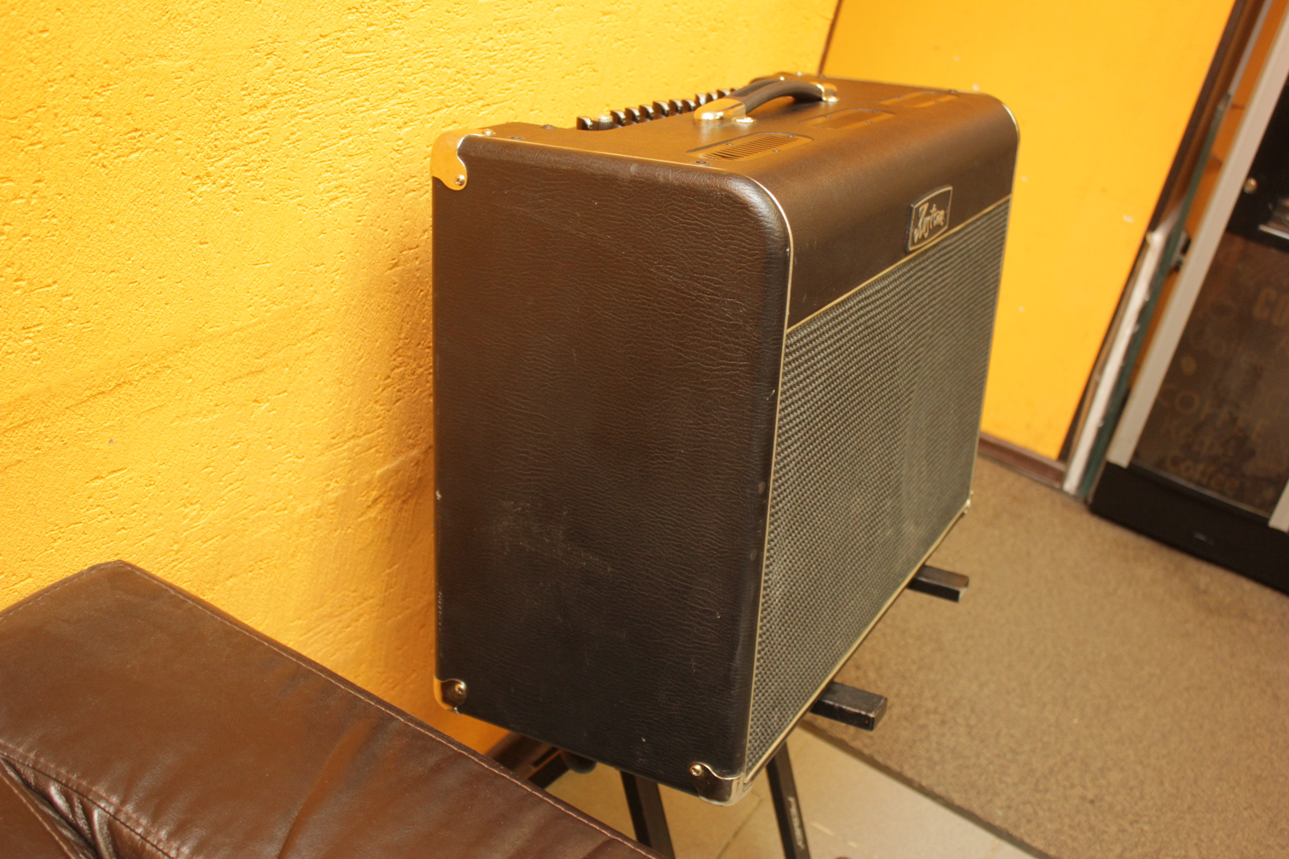 Kustom HV100 + KAC-FS202 - Муз-Комиссионка