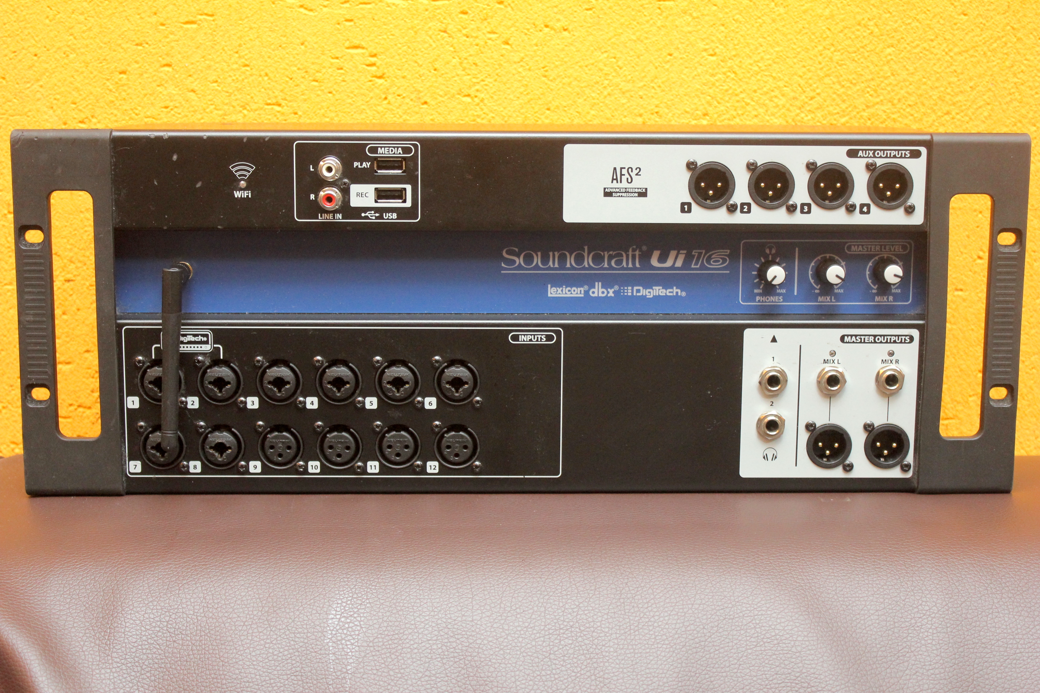 Soundcraft Ui16 Digital Mixer - Муз-Комиссионка