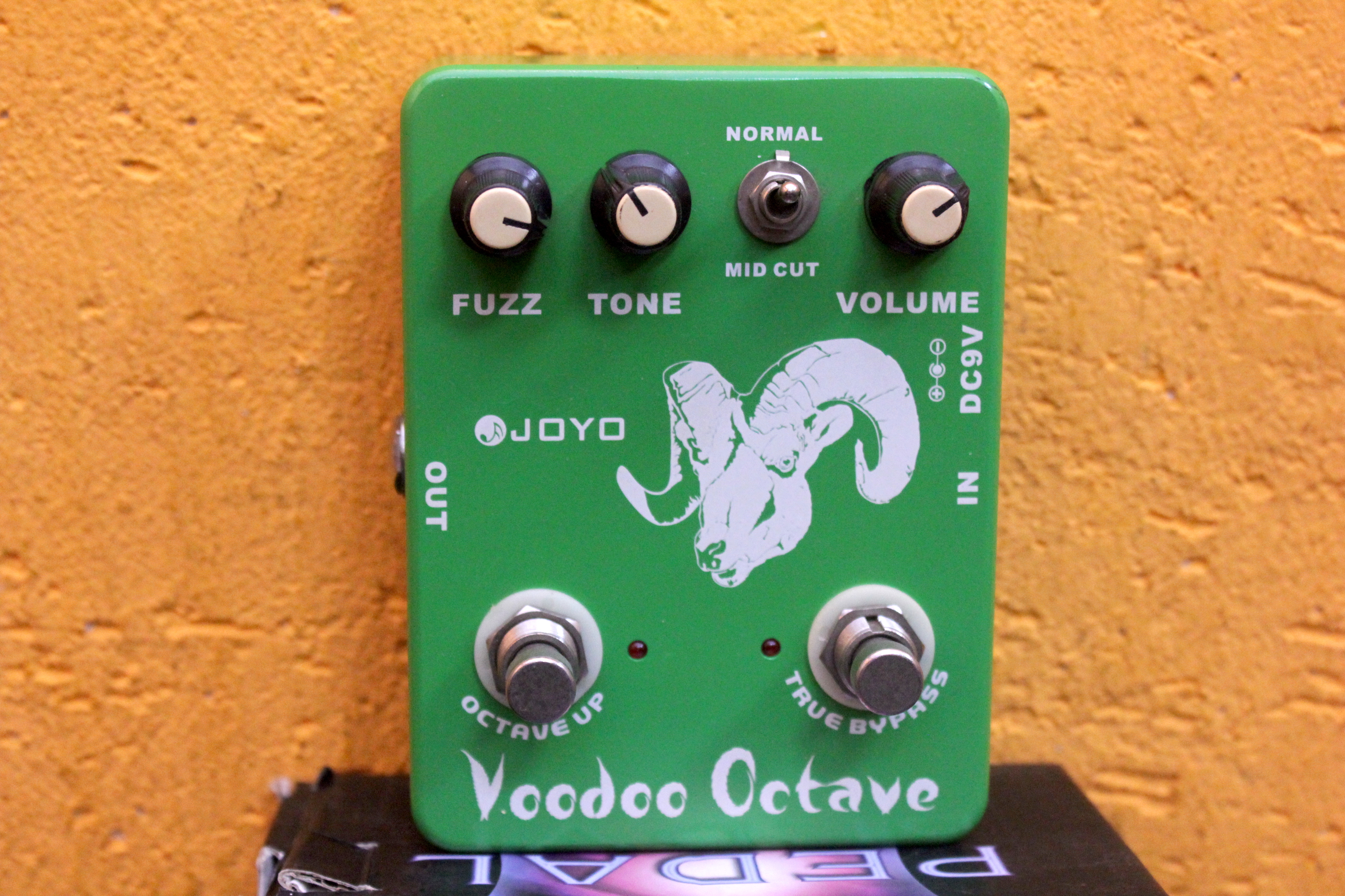 JOYO JF-12 Voodoo Octave Fuzz - Муз-Комиссионка
